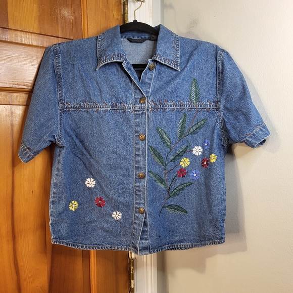 Agapo | Tops | Vintage Agapo Floral Embroidered Denim Button Up Top ...
